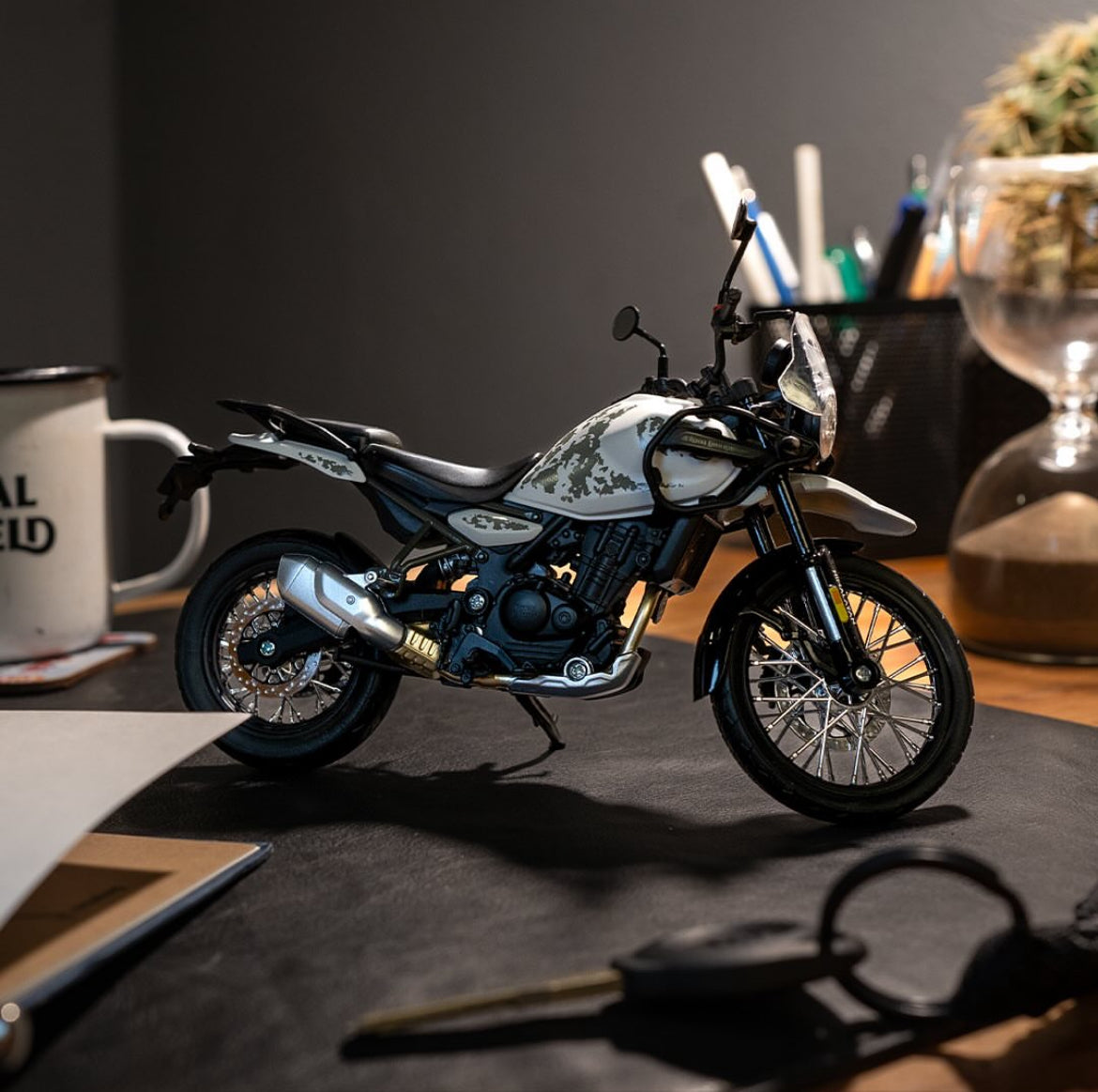 1:12 NEW HIMALAYAN 450 SCALE MODEL COLLECTIBLE MINIATURE BIKE - CAMET ...