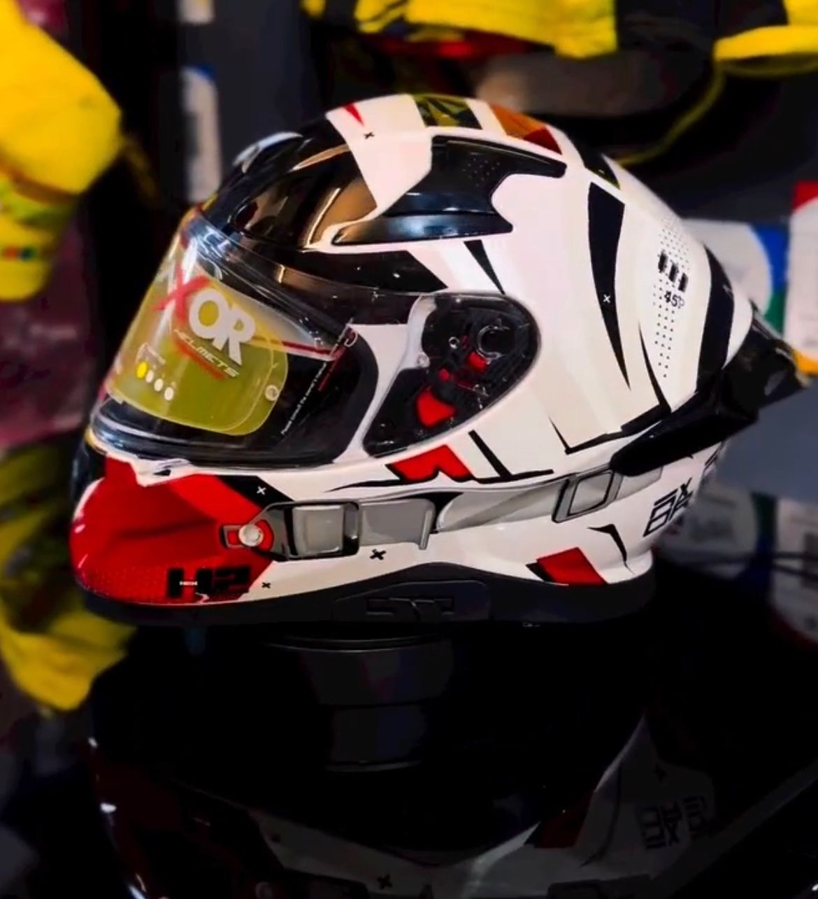 Axor Apex Hex-2 Helmet – White Red – SPARIFY