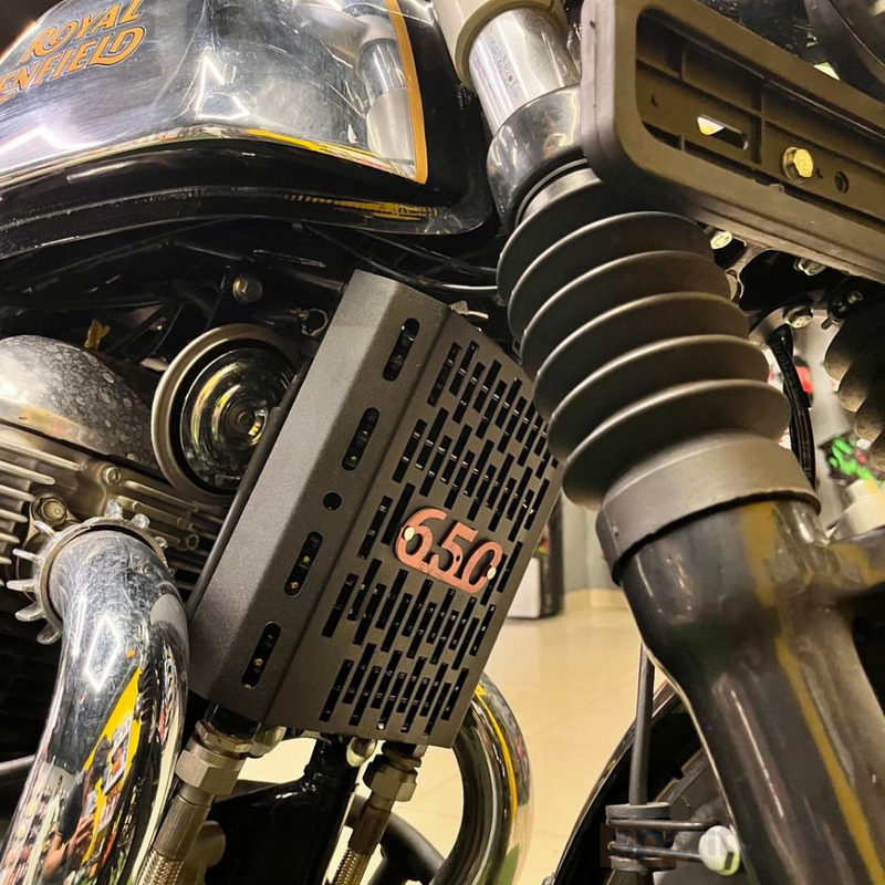 Interceptor 650 & Continental GT RADIATOR GUARD – black matt – Red (co